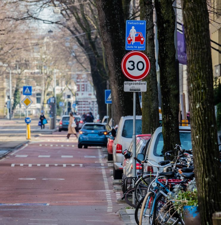 Nieuwe inspiratiebrochure helpt gemeenten op weg naar busvriendelijke infrastructuur: | Goudappel